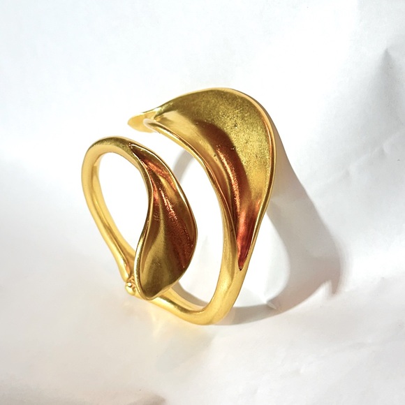 Zara | Jewelry | Zara Contemporary Calla Lilly Matte Gold Statement ...